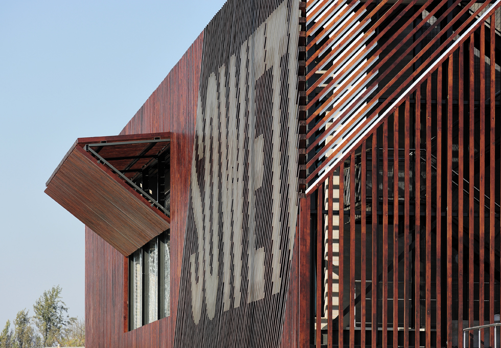 Luyanda Mpahlwa + Mokena Makeka | Design Indaba
