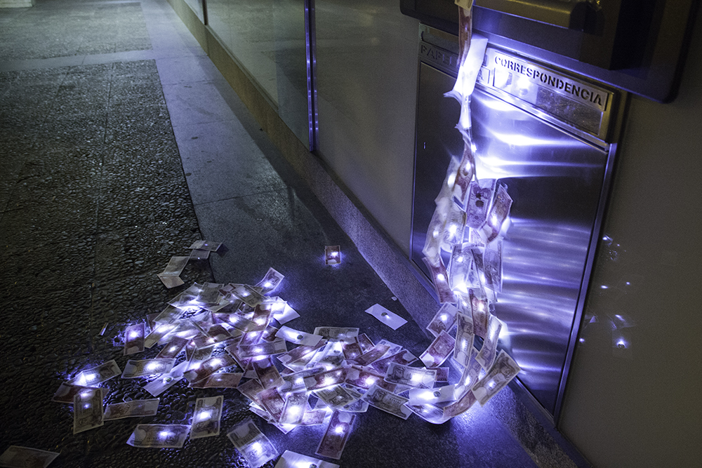 Guerilla art installations by Luzinterruptus | Design Indaba