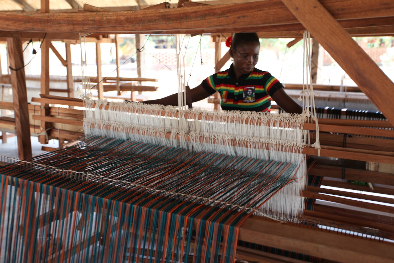 Embroidering African women's artisanal skills onto international ...