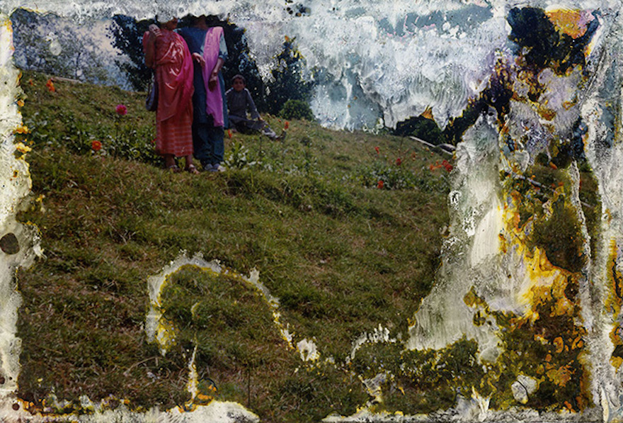 Photographer captures the tensions revealed by devastating floods ...