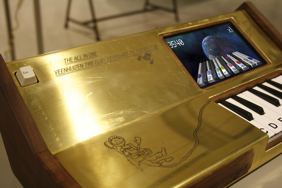 Compact, user-friendly instrument teaches prisoners to play music ...