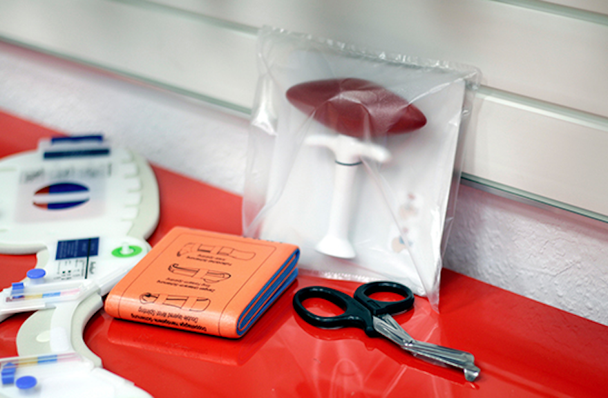 Green Product: The Su first aid tool helps prevent choking | Design Indaba