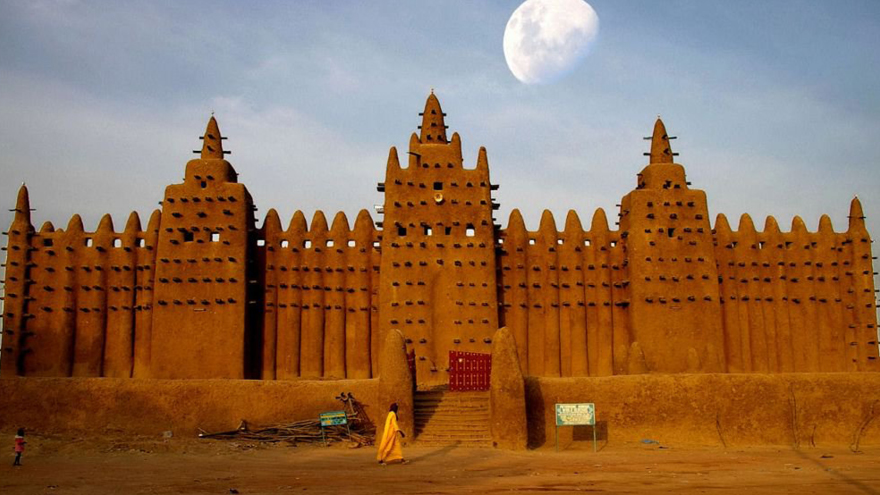 This town in Mali is built almost completely out of mud | Design Indaba