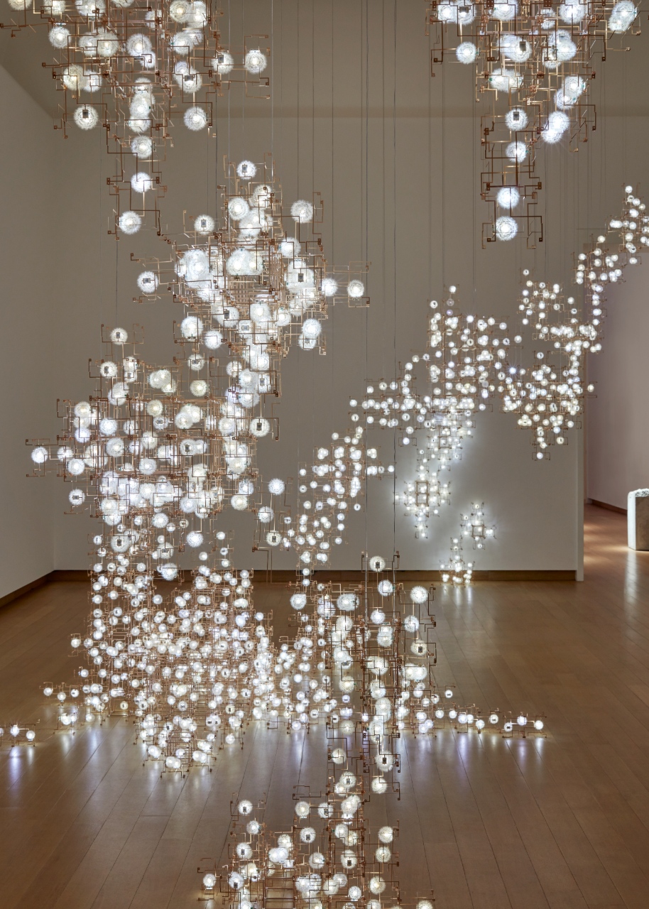 Tech that reawakens awe – studio DRIFT's kinetic installations to light ...