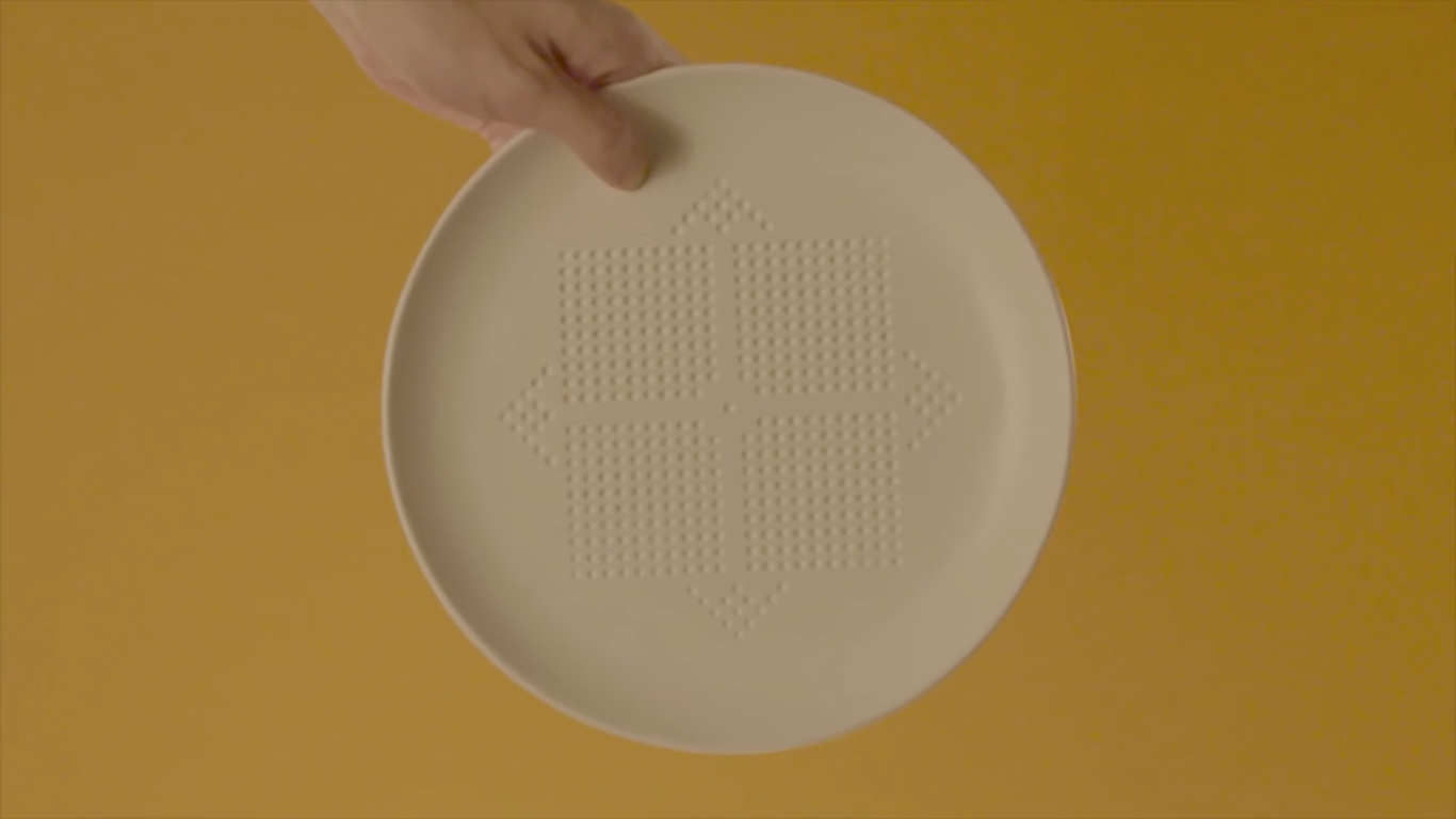 AbsorbPlate cuts calories by reducing grease on your plate | Design Indaba